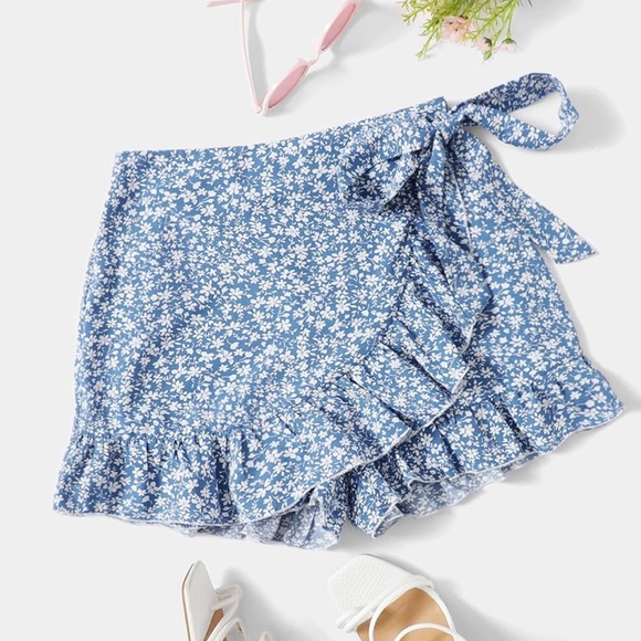 Peach Love California | Skirts | Blue Flower Skort | Poshmark